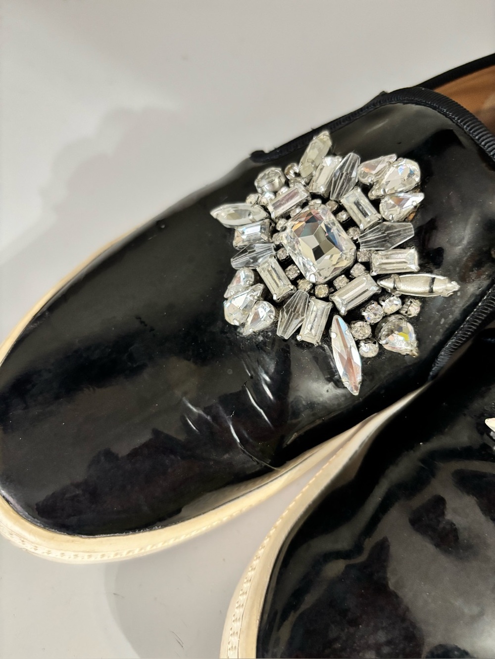 Badgley Mischka | Shoes | Badgley Mishka Womens Slipon Dressy Sneakers ...